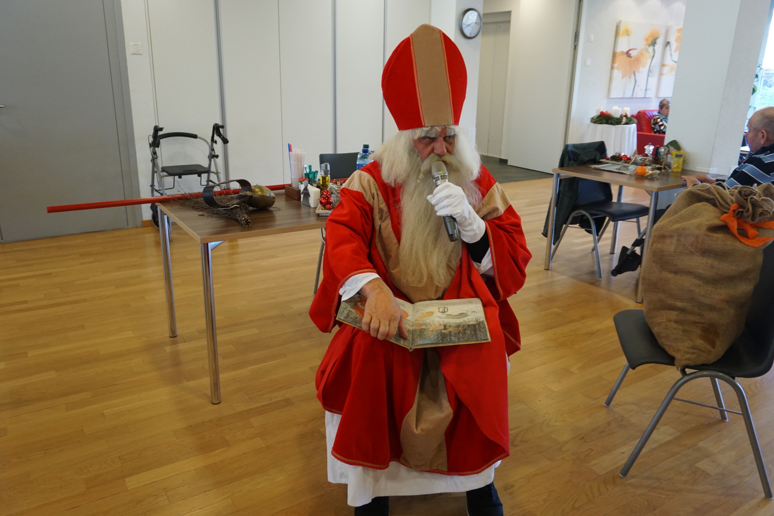 Der Samichlaus kommt uns besuchen – Senevita
